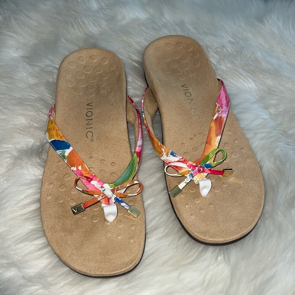 Vionic | Shoes | Vionic Sandals Flip Flops Size 8 | Poshmark